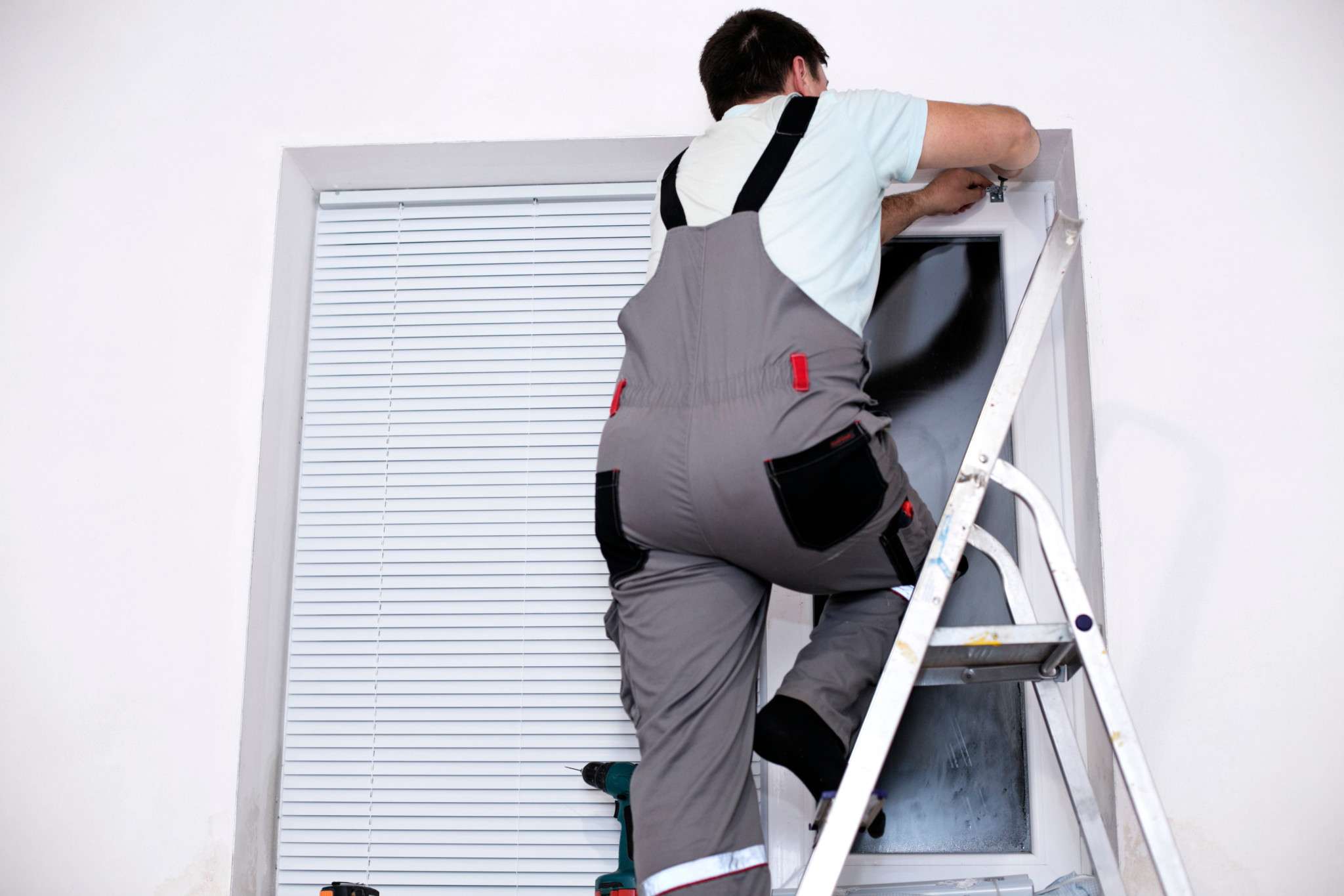 Contract Blinds & Curtains - Install & Manufacture